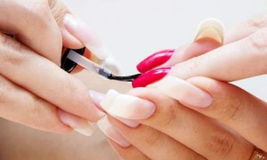 Os piores erros na hora de fazer as unhas